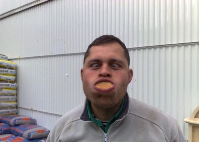 Смешные картинки людей в соц сетях (20 фото) 😅 pichold.ru