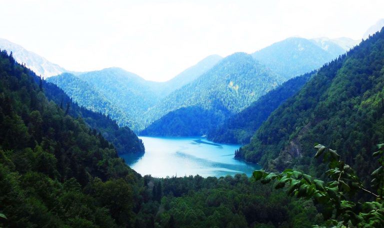 Озеро Рица (50 фото) Описание, интересные факты и живописные фото